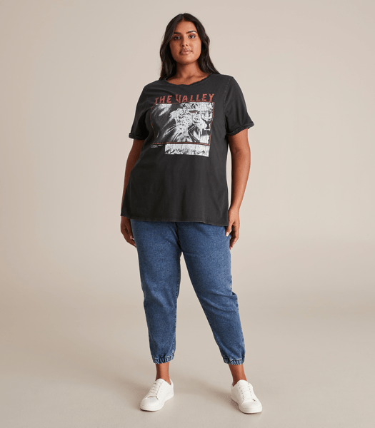 Curve Graphic T-Shirt | Target Australia